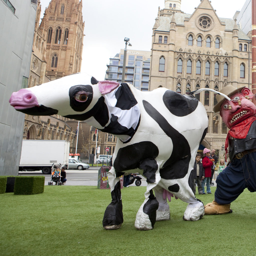 Daisy The Cow - Snuff Puppets